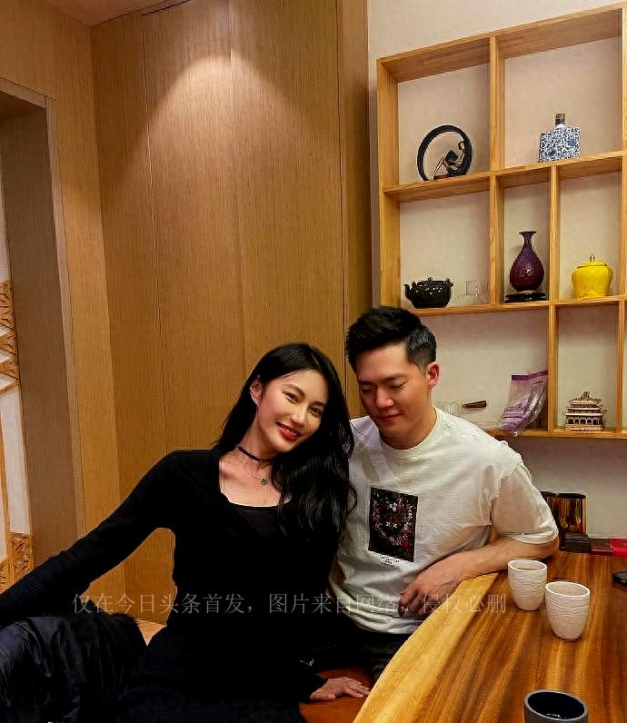 Meng Ziyi's date, Wang Houjie, officially announced their relationship ...
