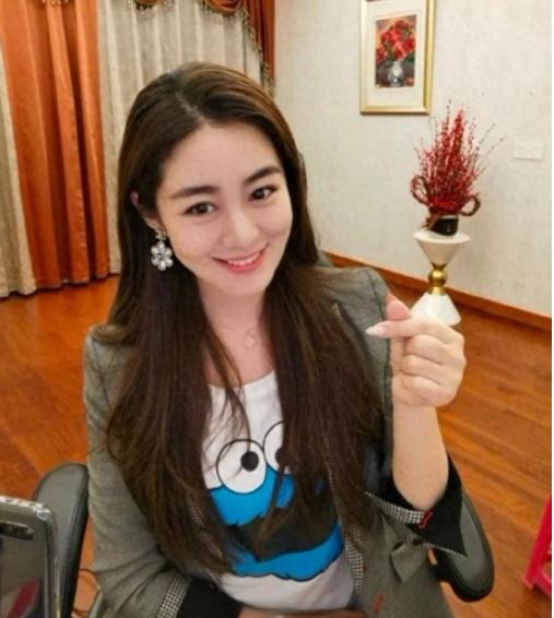 Facts have proved that hugging Zhao Benshan's lap was the most correct thing "Wang Xiaomeng" has ...