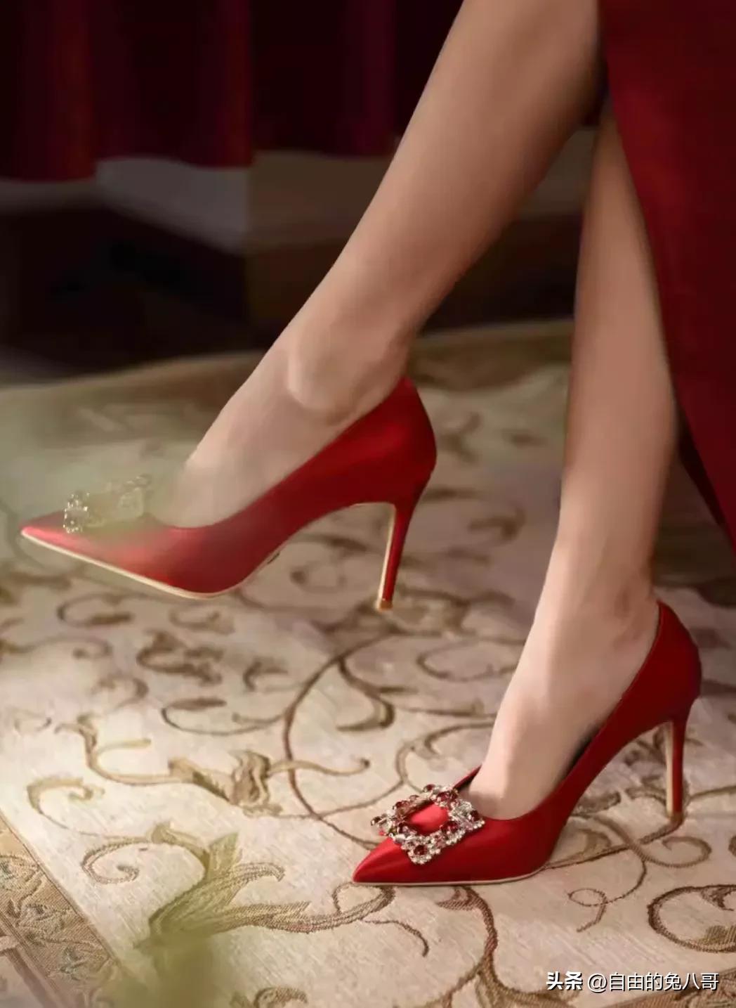 Chinese red stiletto heels - iNEWS