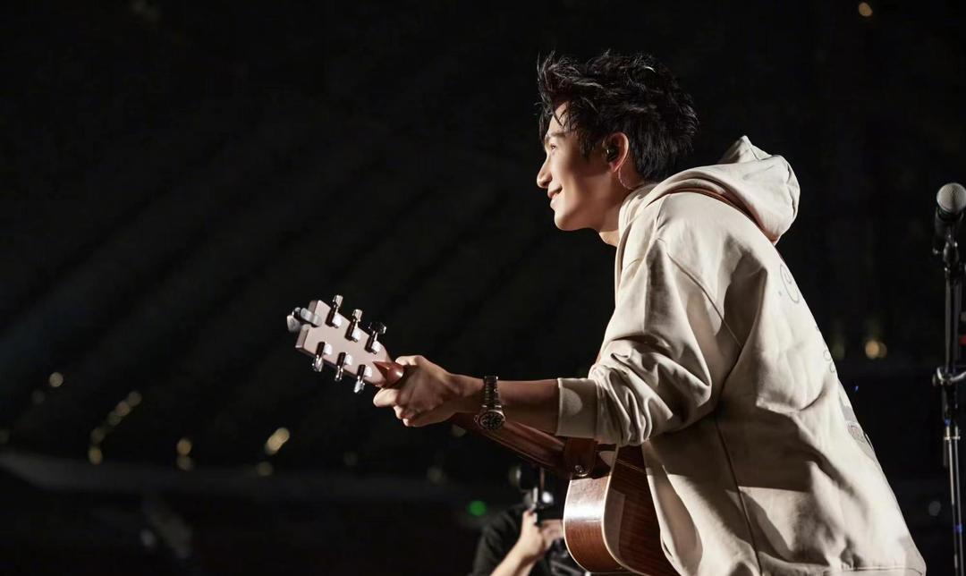 The finals of "Call Me by Fire" are scheduled. Three singers will carry ...