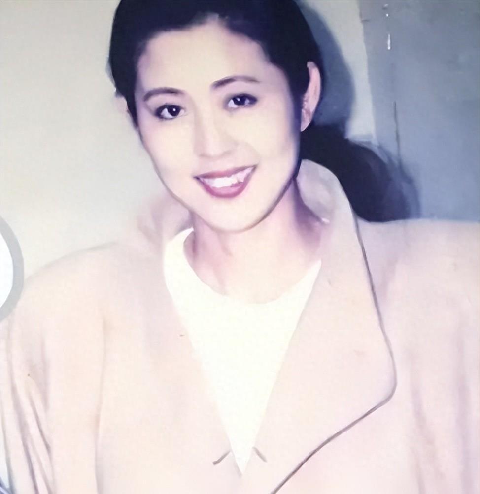 Ni Ping's ups and downs love history, she left regrets in all five ...