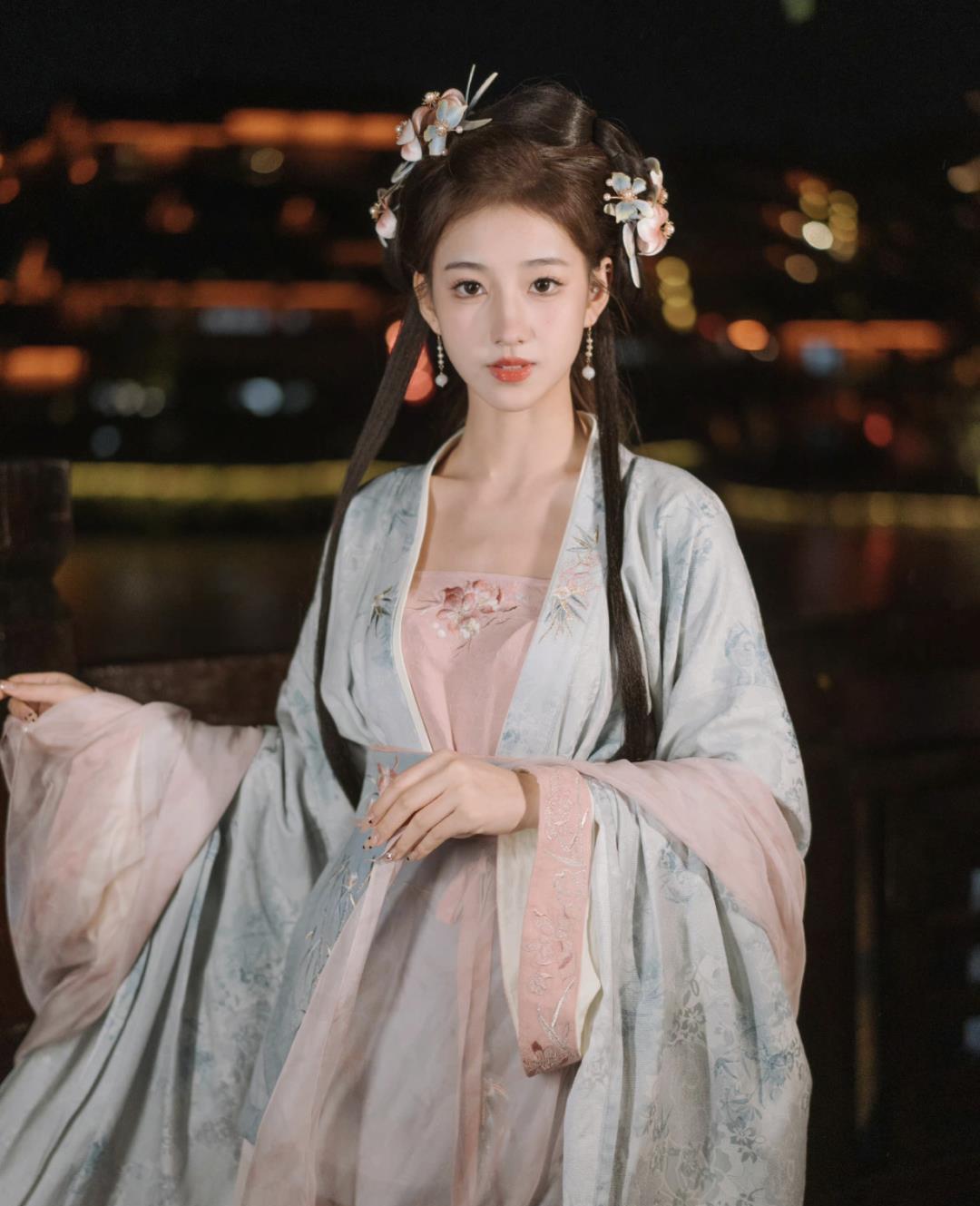 古風女神黃玉瑤，驚艷登場！ - 資訊咖