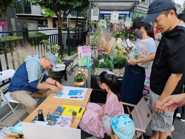 Kaitian Jihui "airborne" a music flash mob, it was so beautiful! - iNEWS