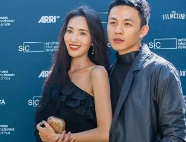 Li Hongqi and Wang Zixuan officially announced their relationship, and ...
