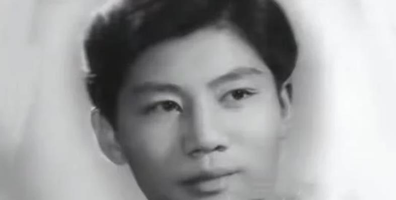 In 1989, Gu Yue was invited to attend a state banquet. The general of ...