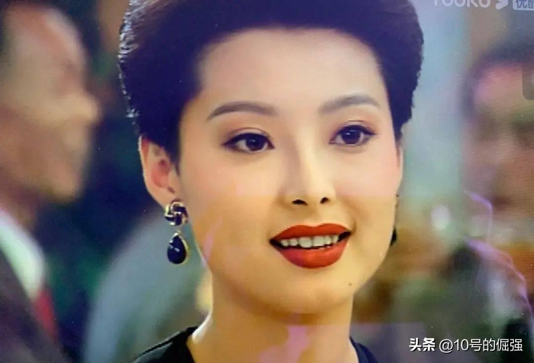 It's so easy to let go! 51-year-old Yuan Li has outstanding looks and a ...