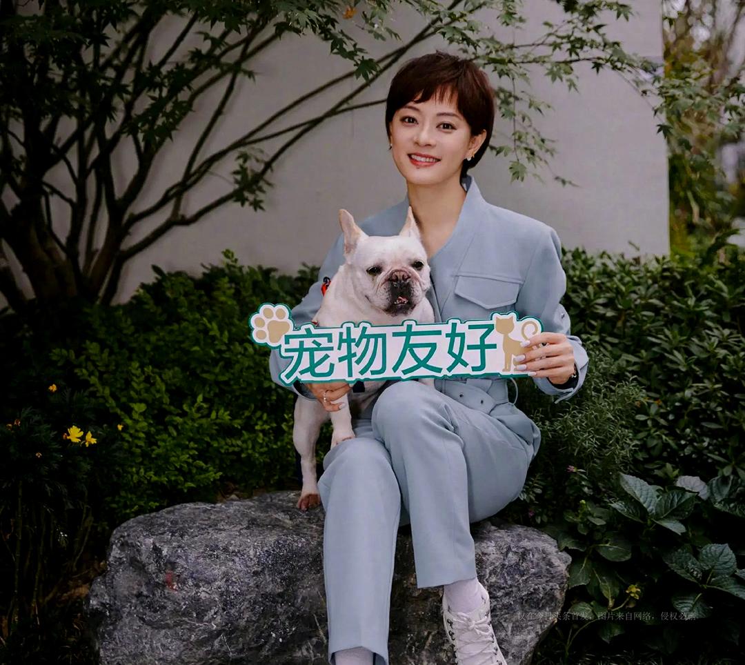 Sun Li shared the official script of the Heart Sutra written by her ...