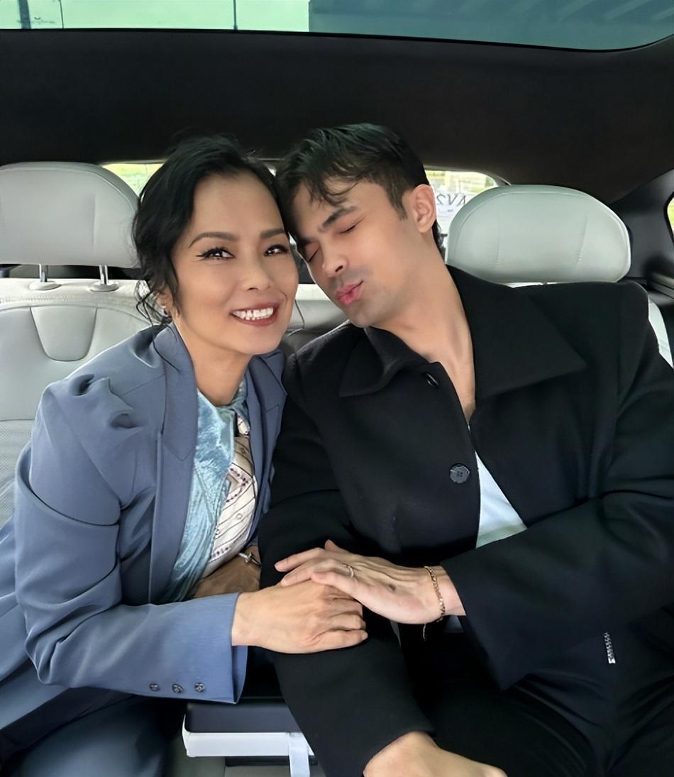 Wei Wei: Bringing her second son to debut and letting Wei Zirui attend the fashion ceremony with ...