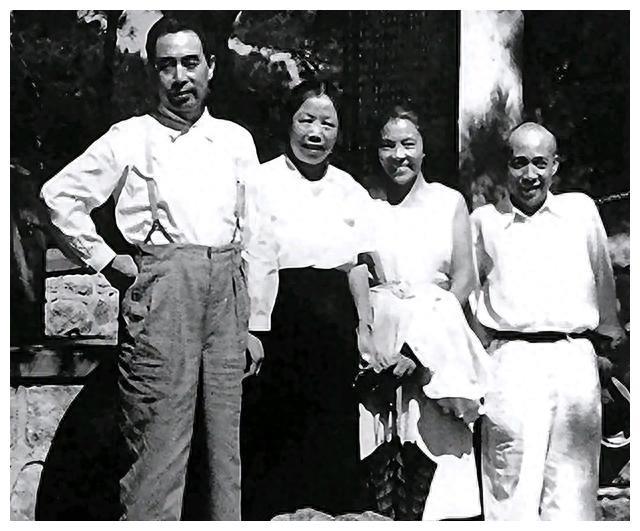 In 1975, Cai Chang met Premier Zhou by chance and choked up before leaving: Enlai, can I let my ...