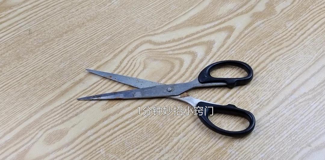 No matter how dull the scissors are, once you learn this trick, they ...