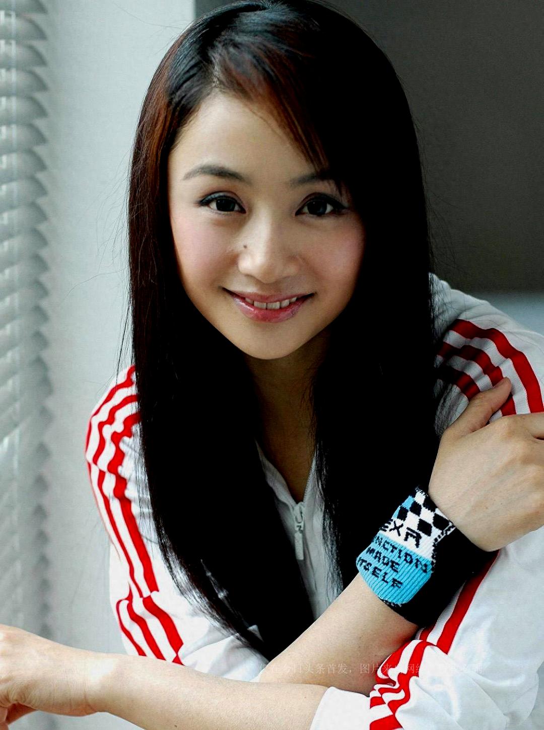 Cao Ying: When she was popular, she married Wang Ban and went out to ...