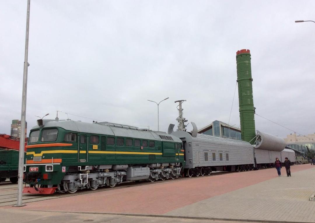 The roof of China's high-speed train is lifted, revealing nuclear ...