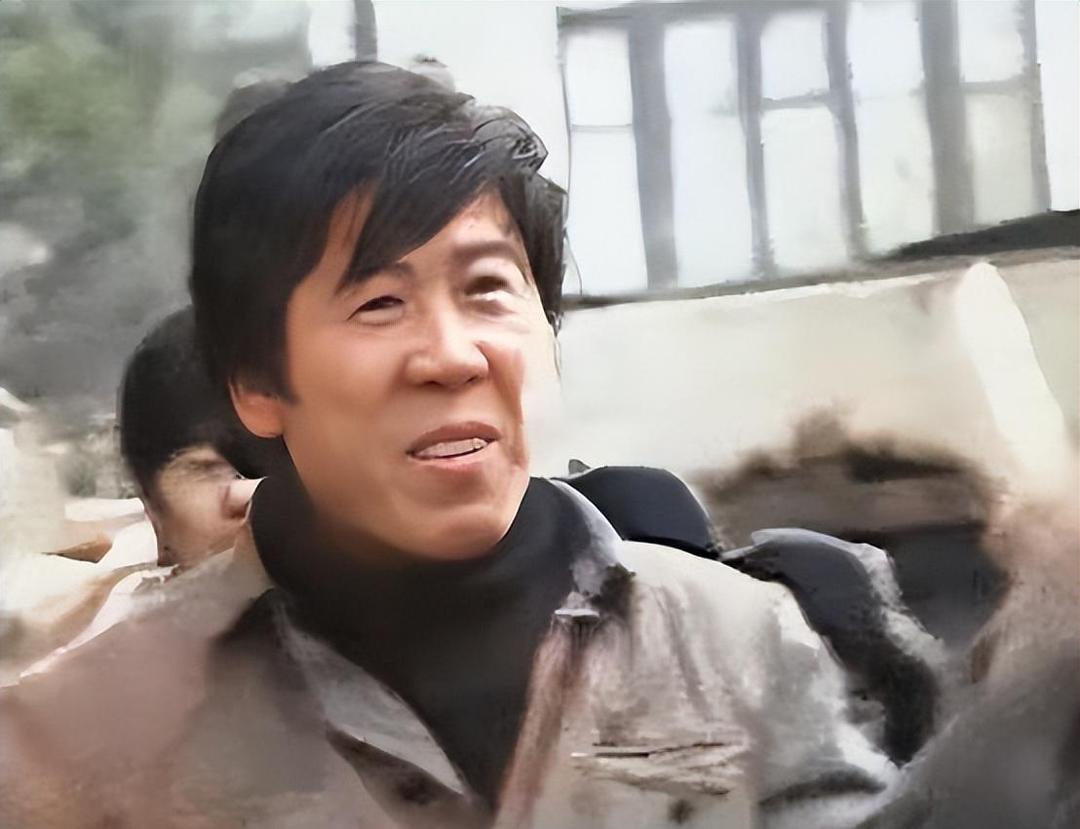 Veteran drama star Cheng Yu: His wife leads the whole family and holds ...