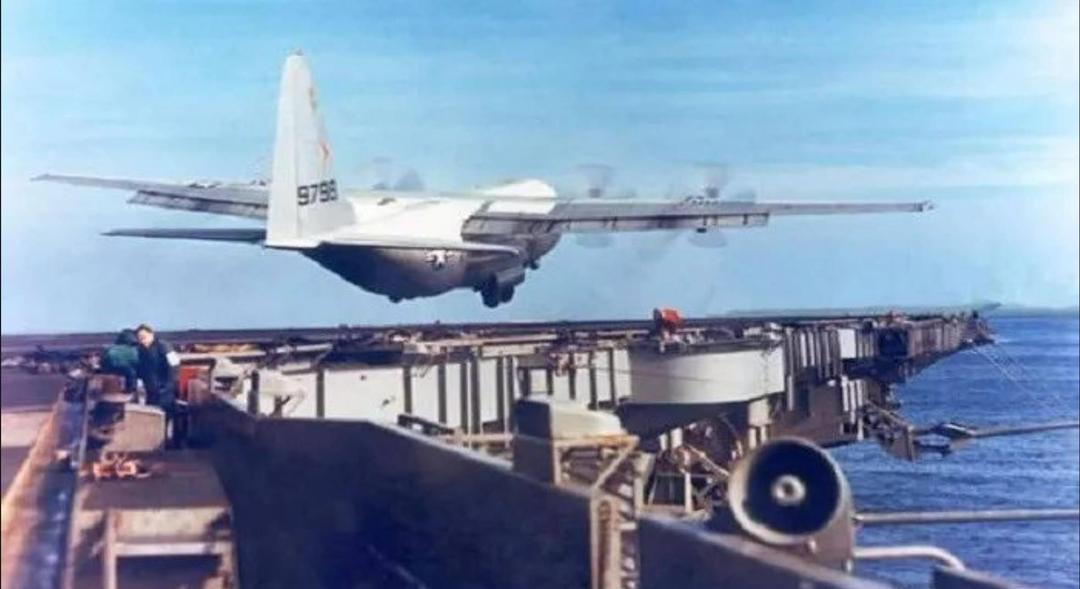 Super power: The giant Y-20 and H-6K explode the aircraft carrier! - iNEWS