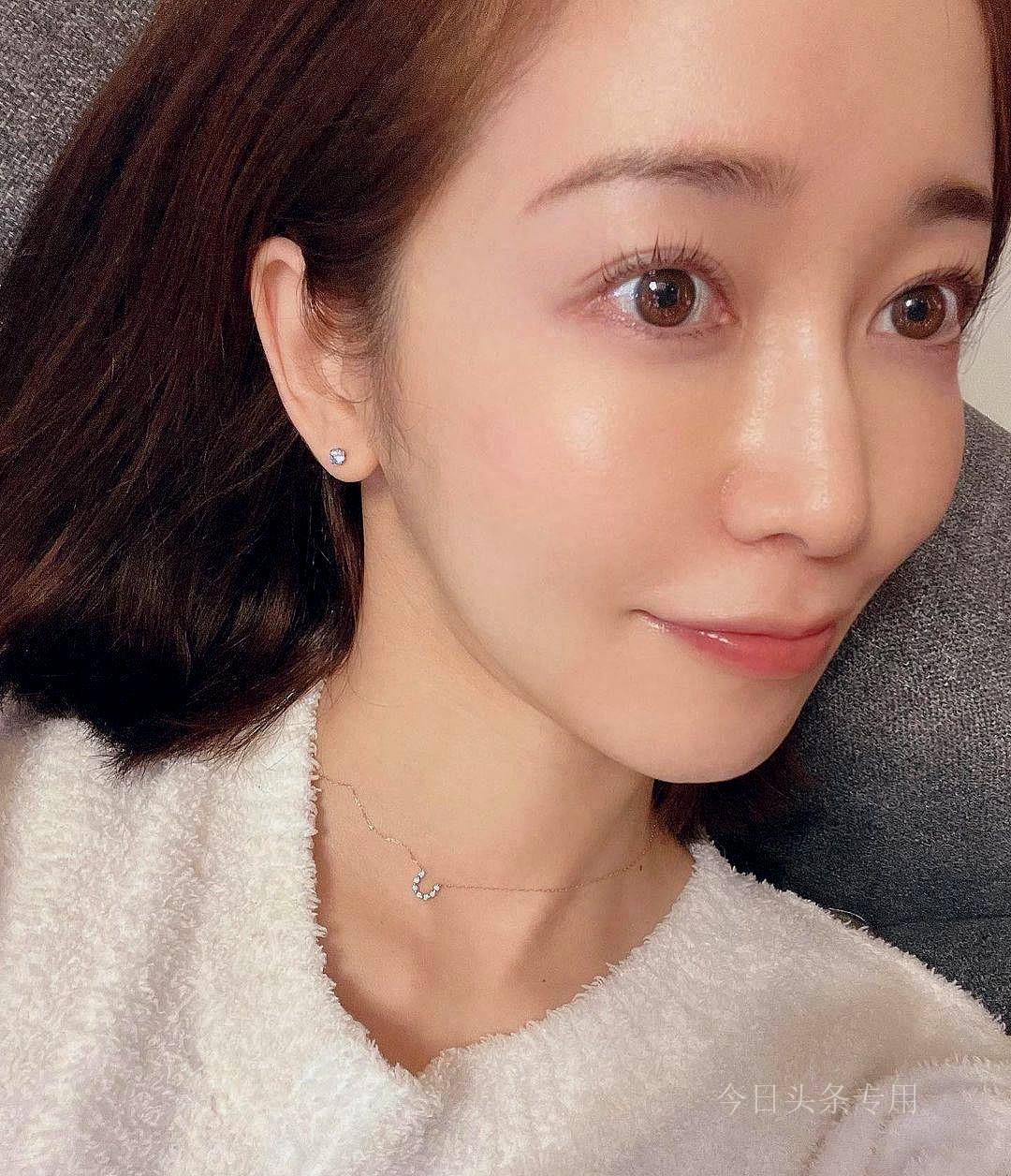 Japanese female artists, Yuu Shinoda, Yumi Fukada, and Yuna Hashimoto ...