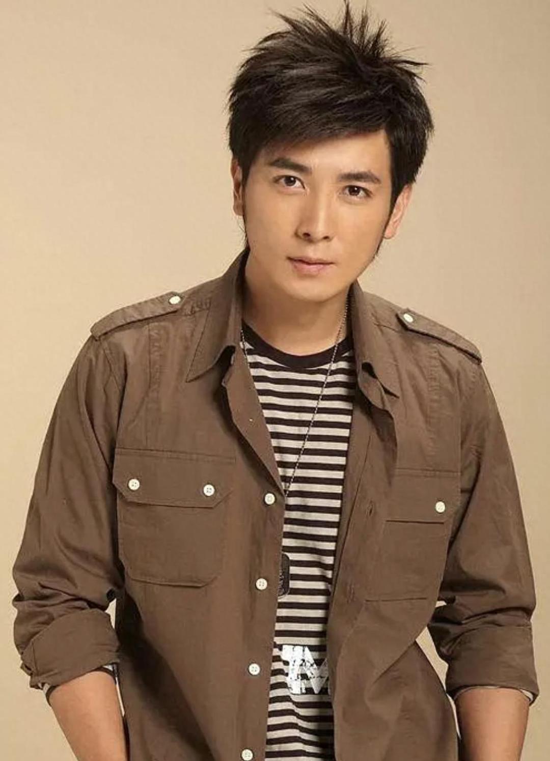 The quiet life of actor Bao Jianfeng and the two important women he ...