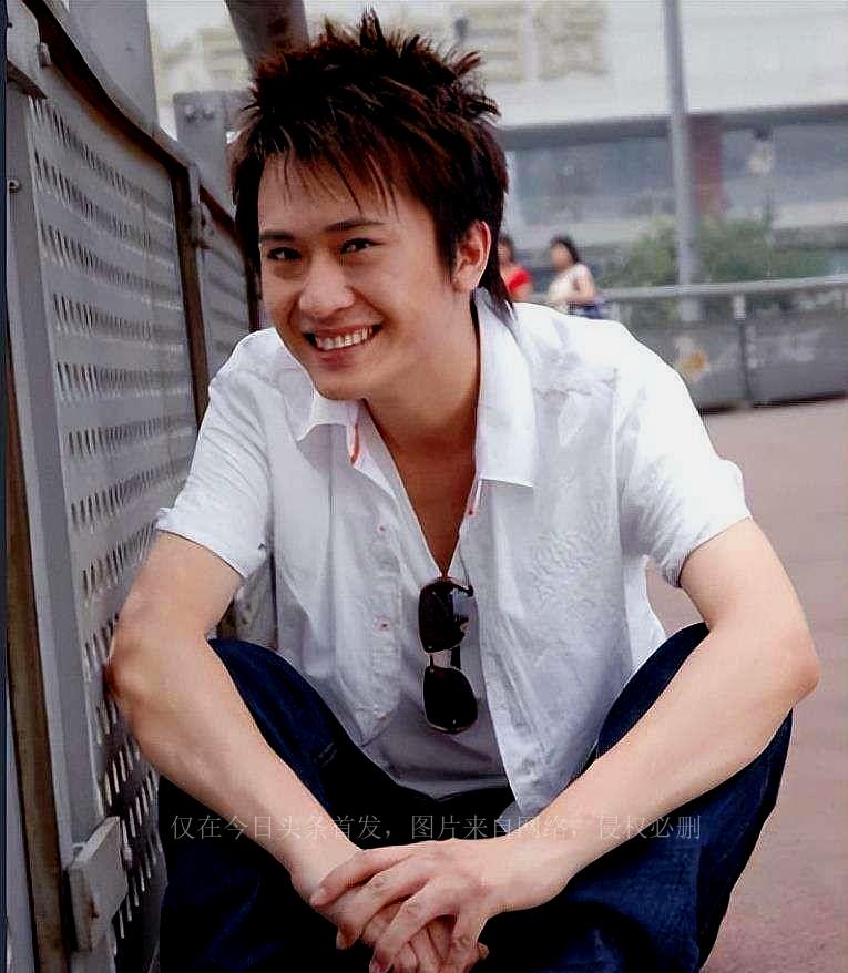 Yang Fan's wife Li Feng: Two girls with average looks are regarded as ...