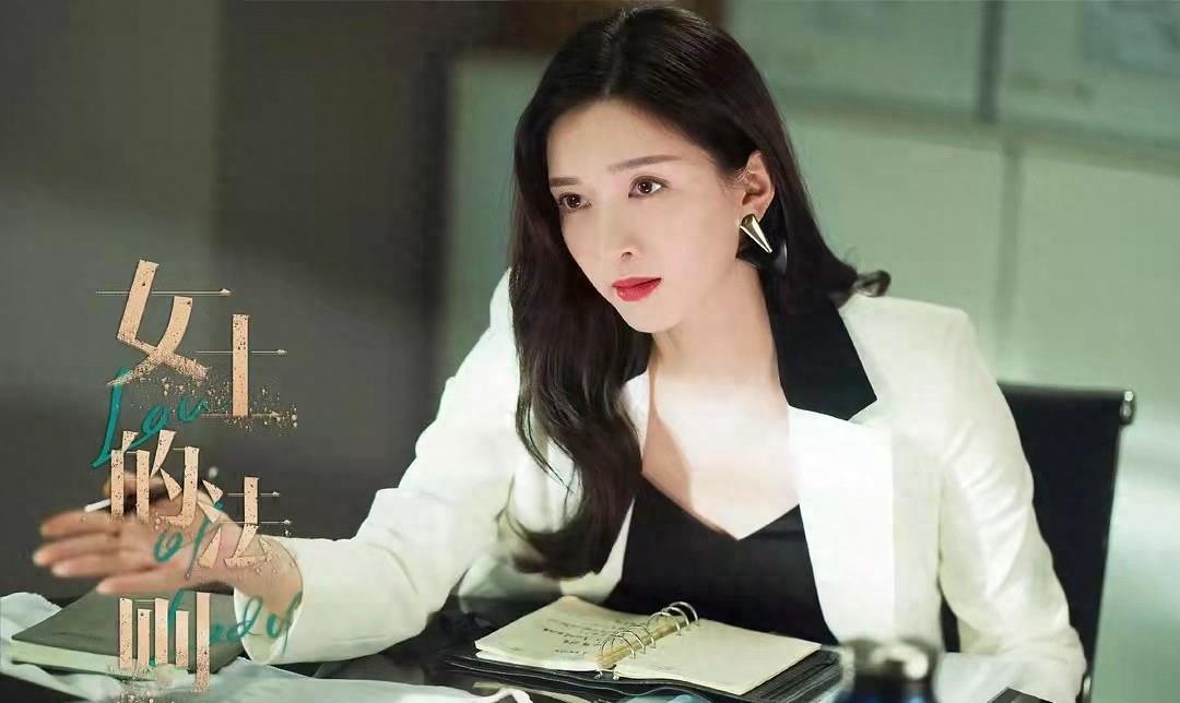 35-year-old Jiang Shuying was so horny in the kissing scene that she was kissed by Peng Peng ...