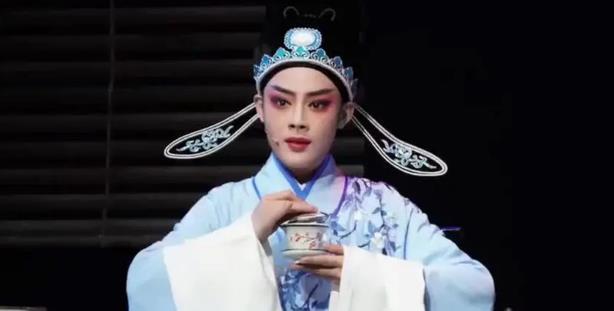Outstanding appearance! Chen Lijun's interview is unforgettable! - iNEWS