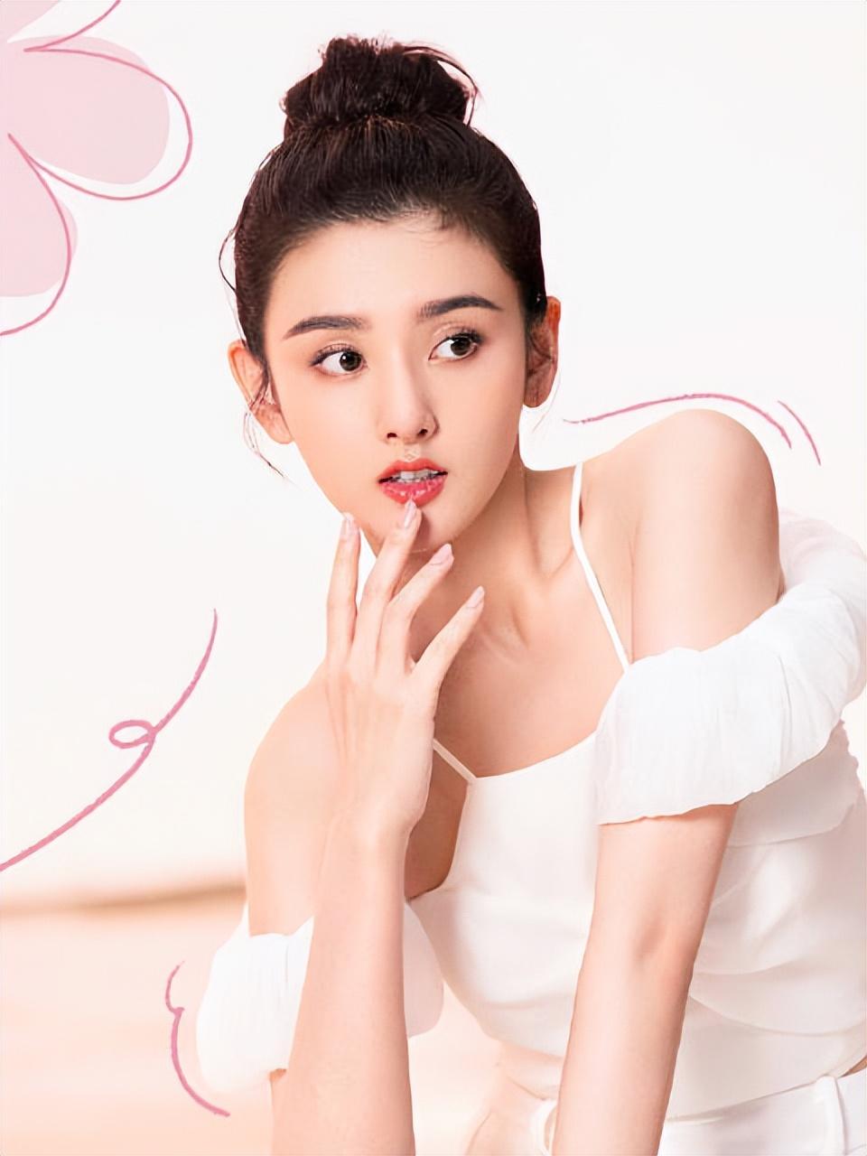 Song Zuer: It took 14 years to go from newcomer to superstar, but only ...