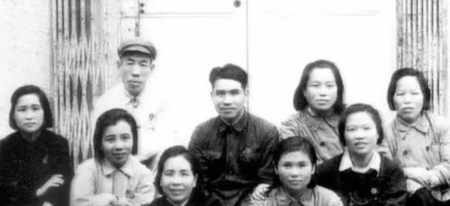 She is the wife of Zeng Shan, and her children are all successful. The ...