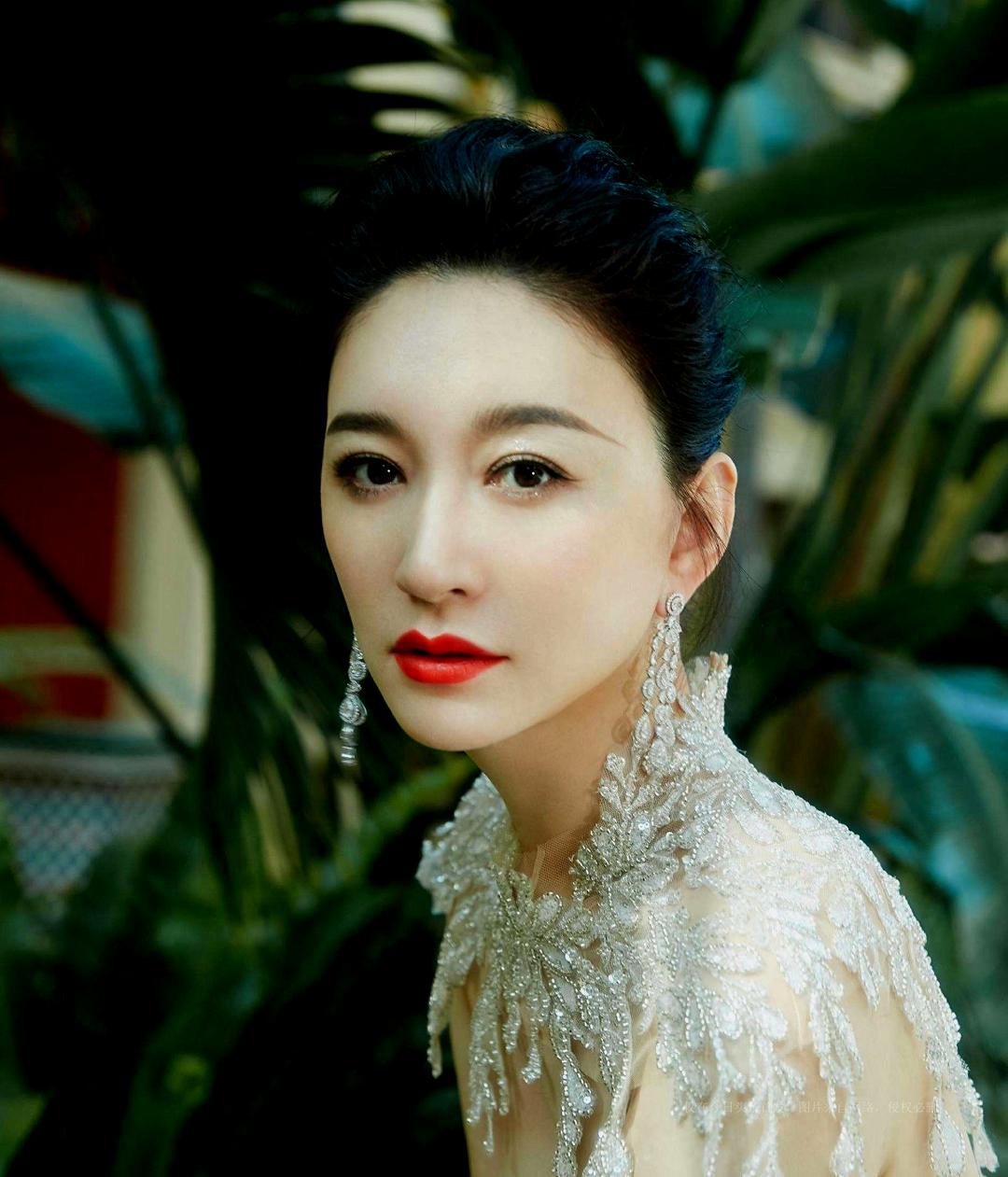 Looking back at Li Xiaoran after 8 years of marriage, is her marriage ...