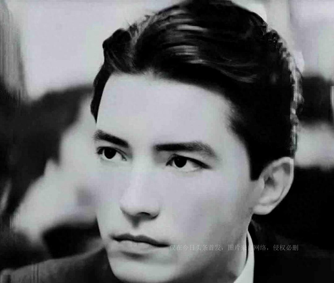 "Asian handsome man" Zun Long: No father, no mother, no children, 71 ...