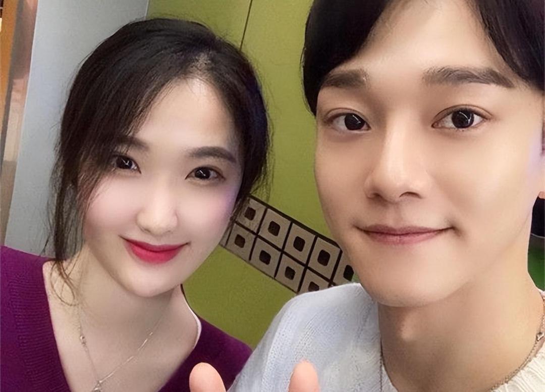 A friend released a photo of EXO's golden wedding and his wife's ...