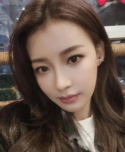 Sun Yi posts photos, has no demands on her daughter, and has a very ...