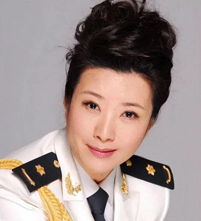 The famous host Wang Jing passed away due to illness, heartbroken and ...