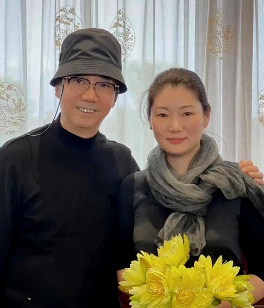 The young rich wife took Fan Ming on a trip to Nanjing. She dressed up ...