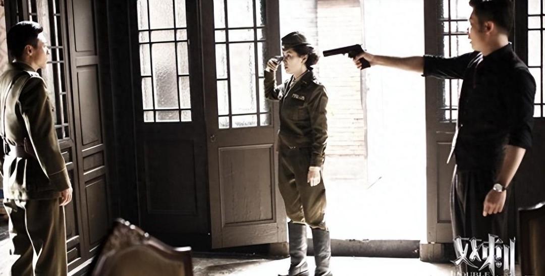 "Double Thorns: Couples' intertwined destinies, love-hate conflicts of ...