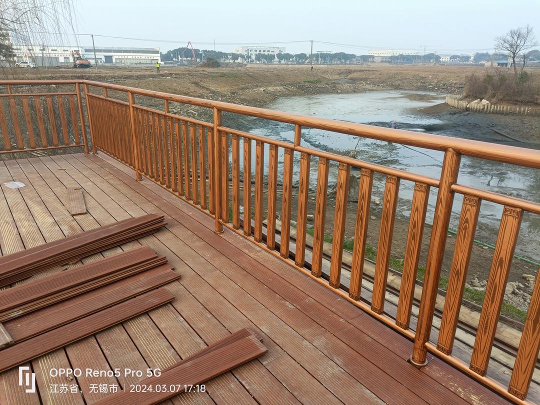 Wood grain paint: Inject natural beauty into scenic guardrails - iNEWS