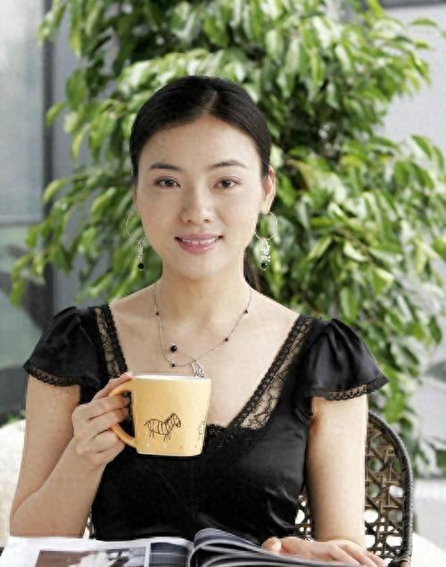 "Queen of Folk Songs" Chen Sisi married a singer one year younger and ...