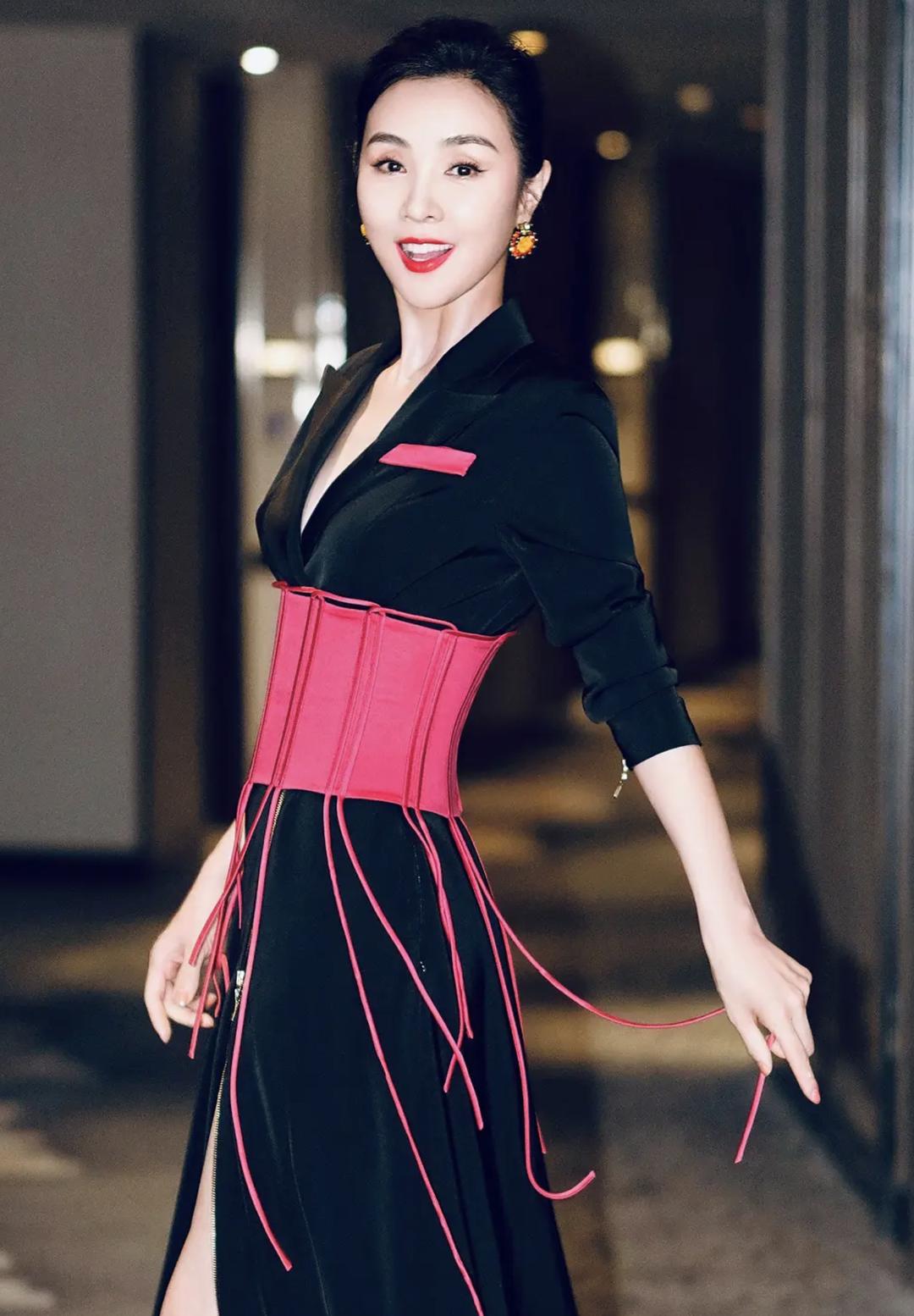 Actor Jiang Hongbo: Jiang Wen made her popular, debuted for 26 years without scandal, and lived ...