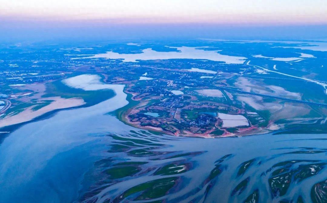 Open the door to the world and explore the super-long canal! - iNEWS