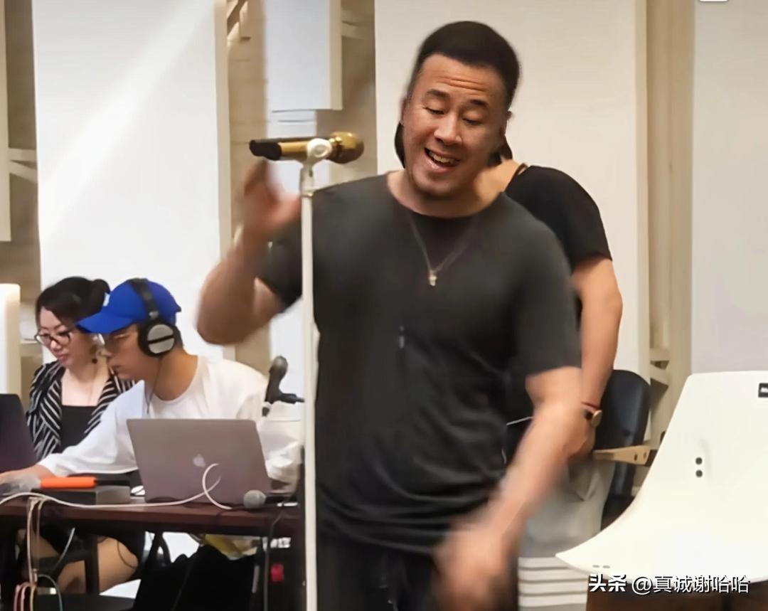 Yang Kun held a concert in Yancheng. 46 people attended the concert. Tickets worth several ...