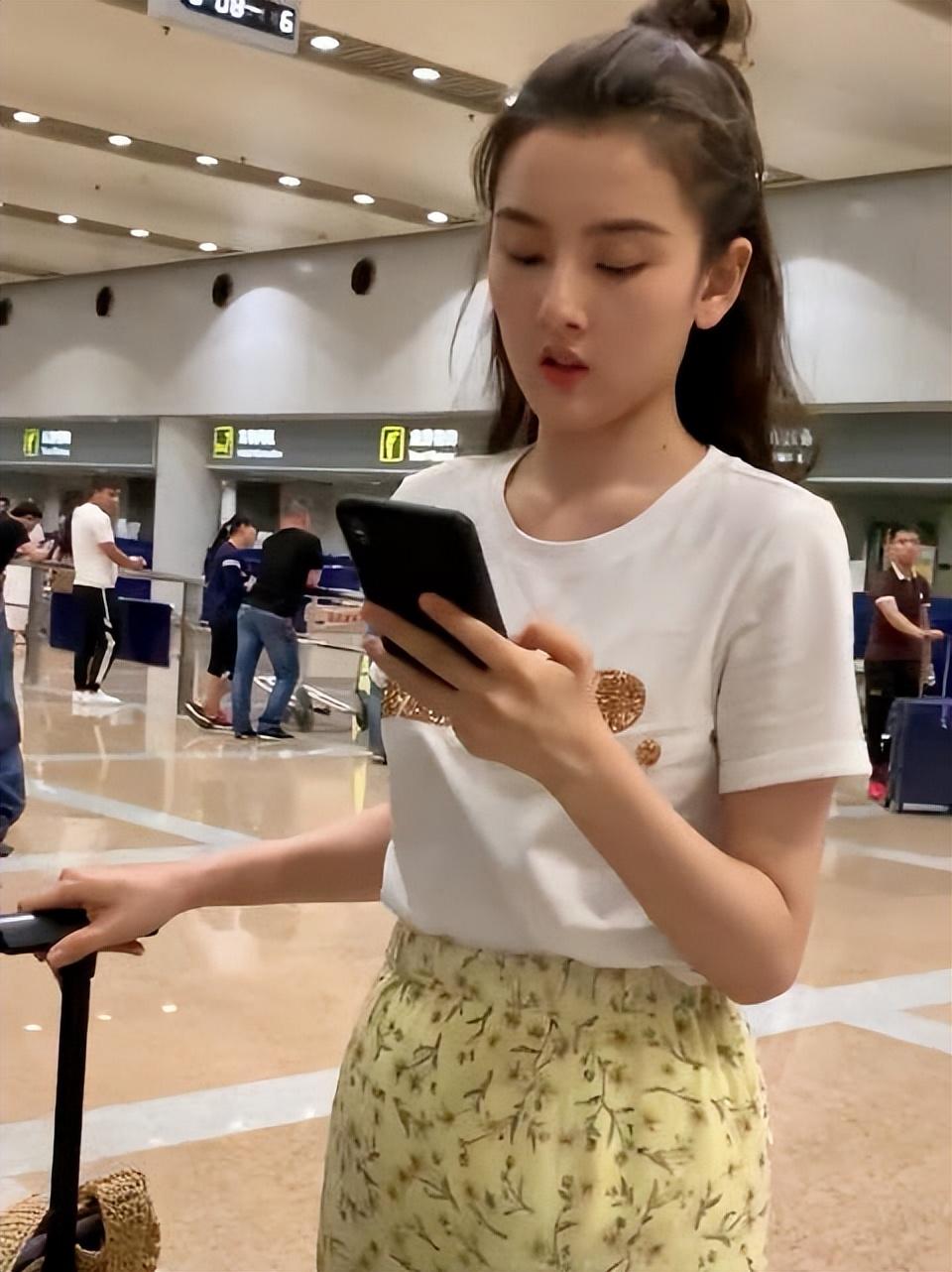 Song Zuer: It took 14 years to go from newcomer to superstar, but only ...