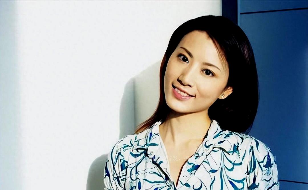 Dragon TV's Yin Hong, the most beautiful host in China, she is both ...