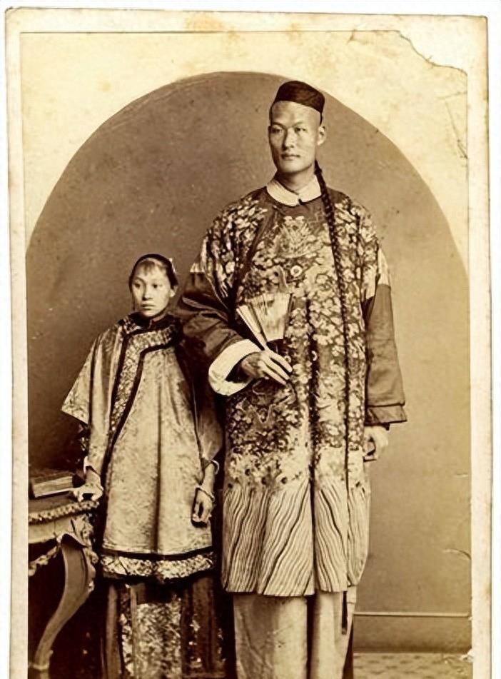Qing Dynasty giant Zhan Shichai, who was 3.19 meters tall, married a ...