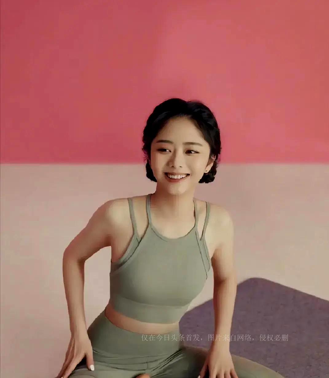 Gentle girl Tan Songyun shows off her graceful figure in yoga photos ...