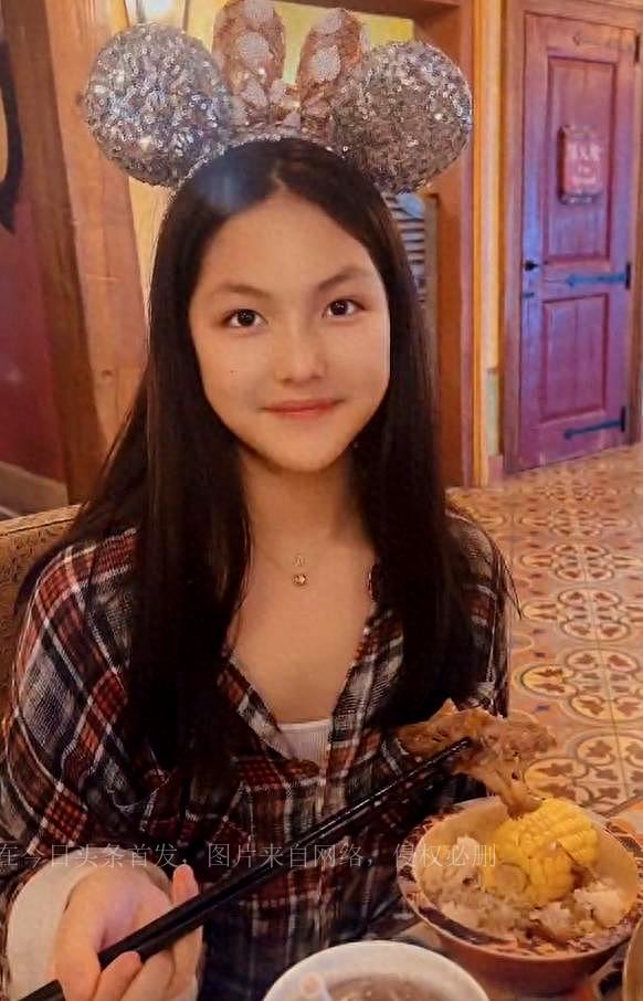 Li Xiang and Wang Yuelun shared photos of their daughters playing ...