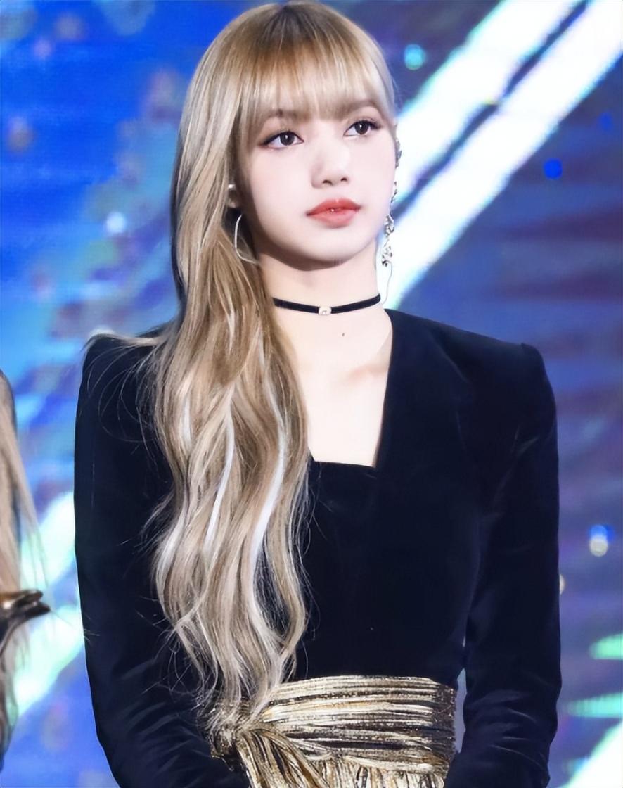 KPOP queen Lisa, who was scolded by netizens for her short skirt in the ...