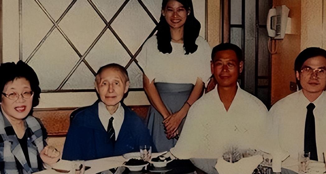 The youngest student in the first phase of Huangpu lived until 1998. Her granddaughter is a well ...