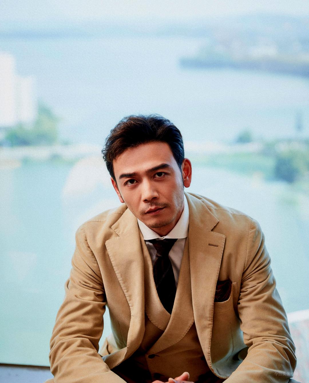 How is Yang Shuo, who is married and has a child and was rumored to be having an affair with Liu ...