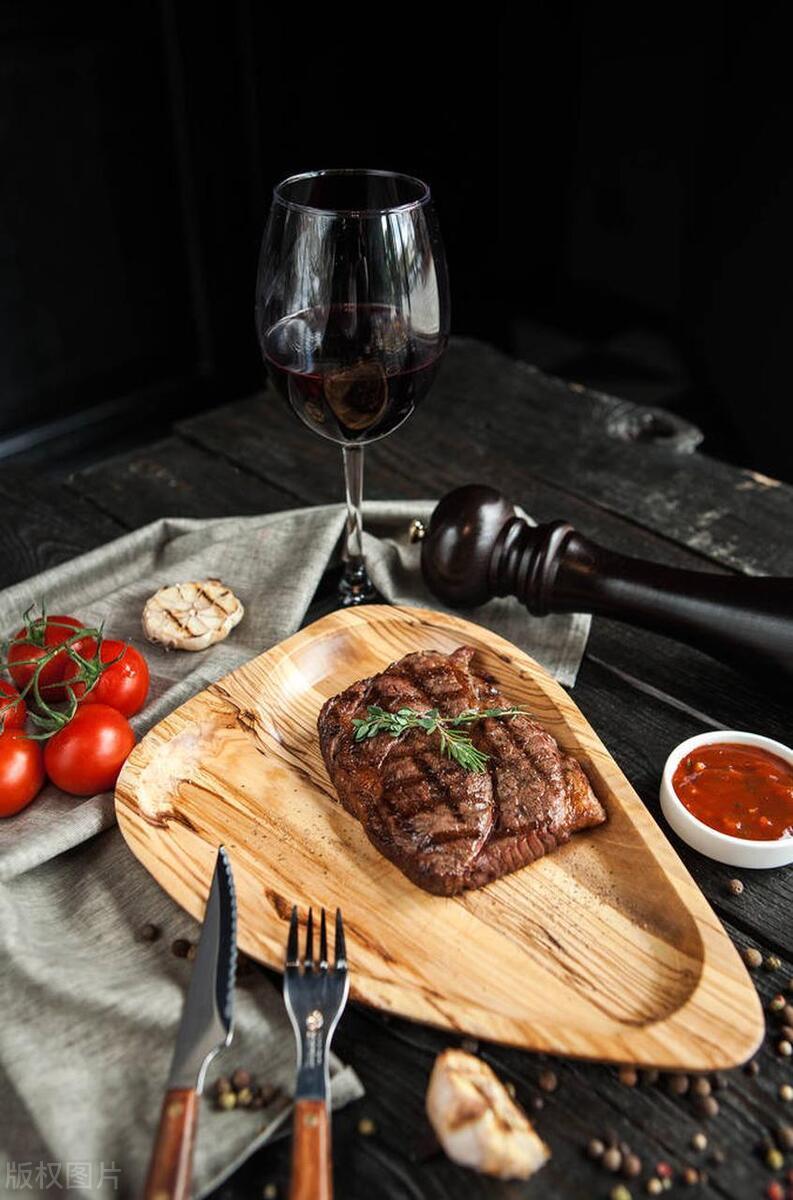 French steak has a delicate taste. Just one bite will make you indulge ...