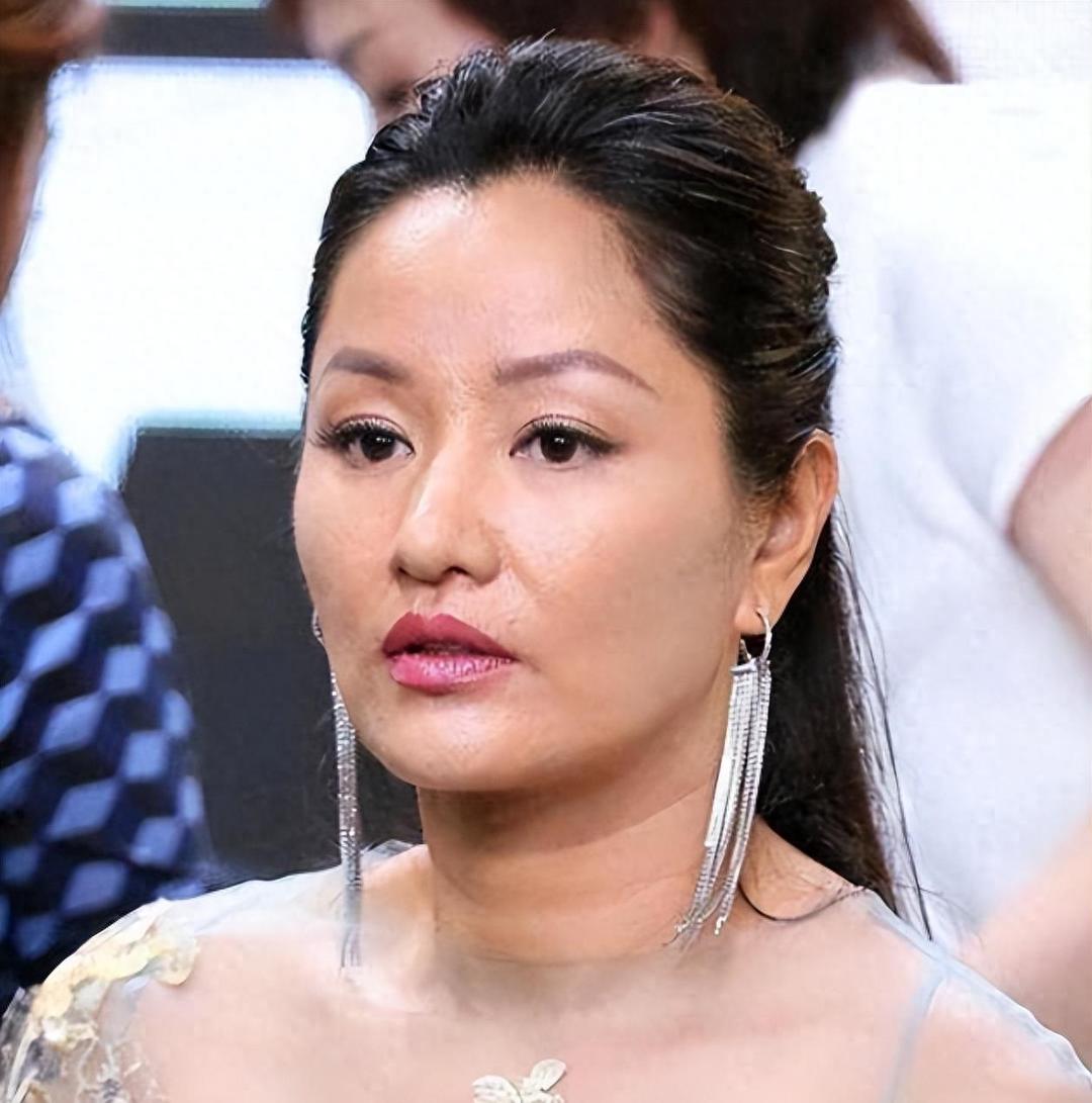 The first-generation supermodel Qu Ying: Time has given way to her, and ...