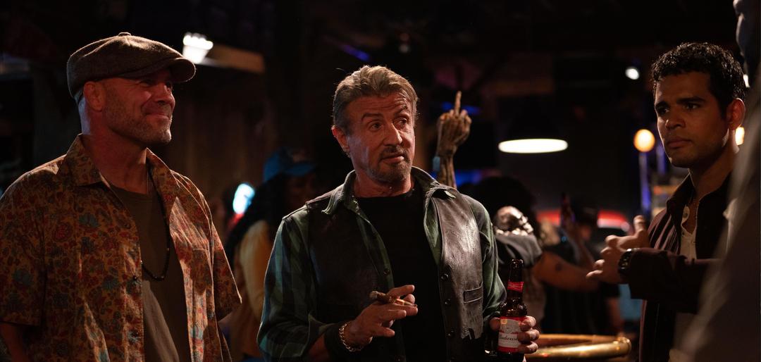 Stallone records a talk show, even if it's a fake punch, you can't ...