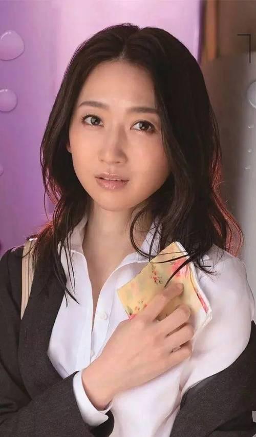 "Eternal Goddess" Mito Kana, because of her ideals, she embarked on the starry dance path - iNEWS