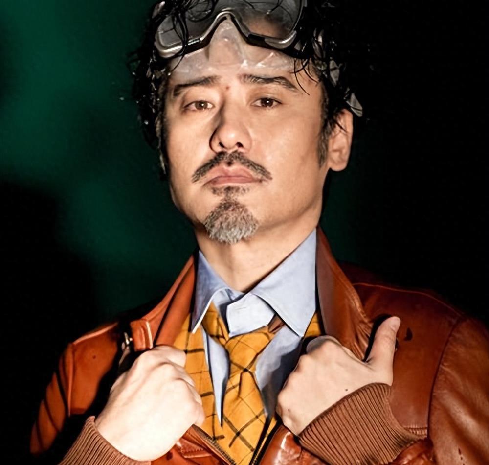 After supporting Chen Yulin for 7 years, he moved to the UK at the age ...